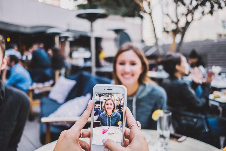 How to View Instagram Stories Anonymously: The Ultimate Guide to ...
